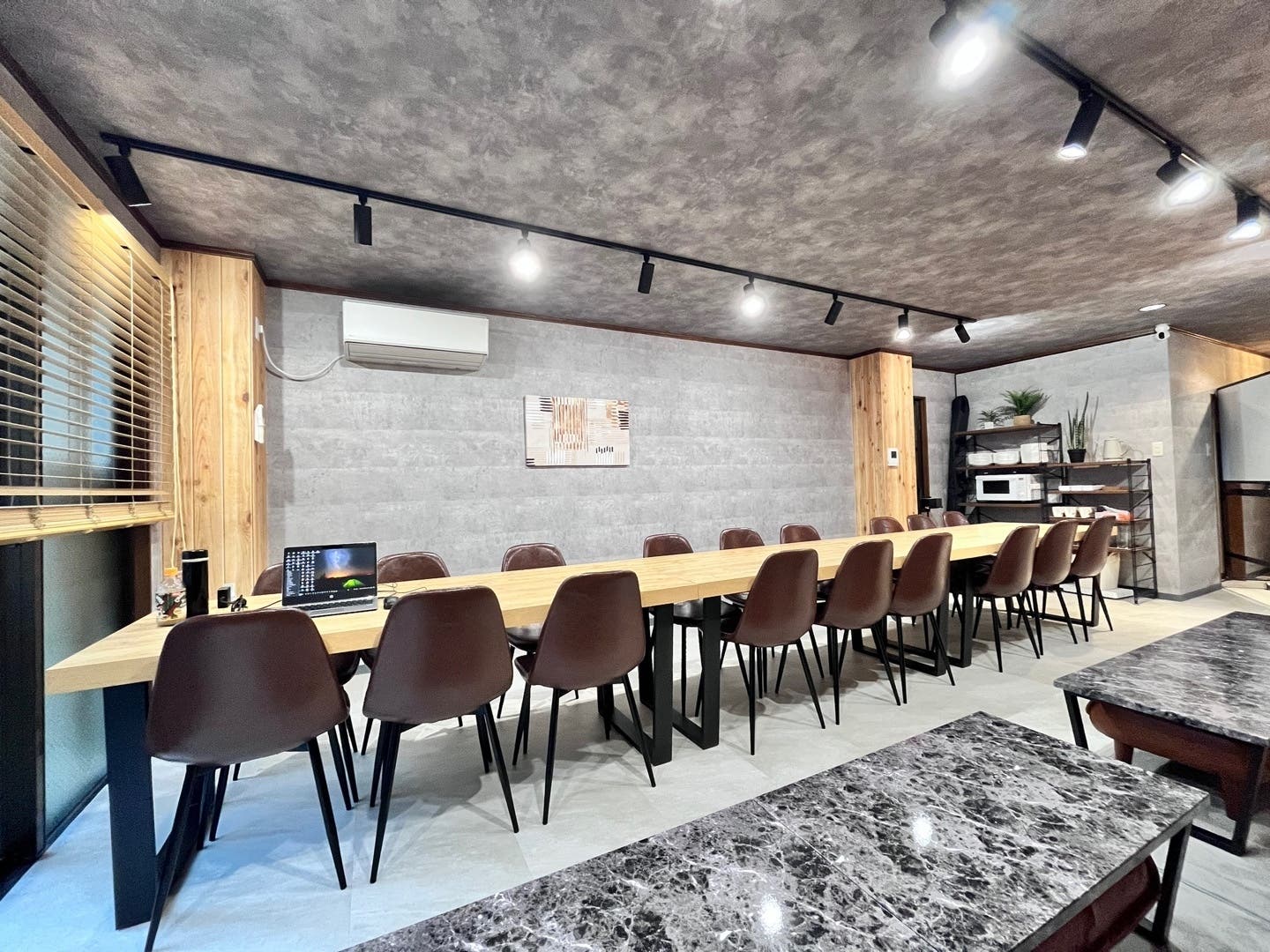 🌸期間限定プライス‼🌸丸の内駅2分🚶🏻会議･ｾﾐﾅｰ･懇親/女子会🤗84㌅スクリーン📽️光回線📶多用途スペース！の写真6