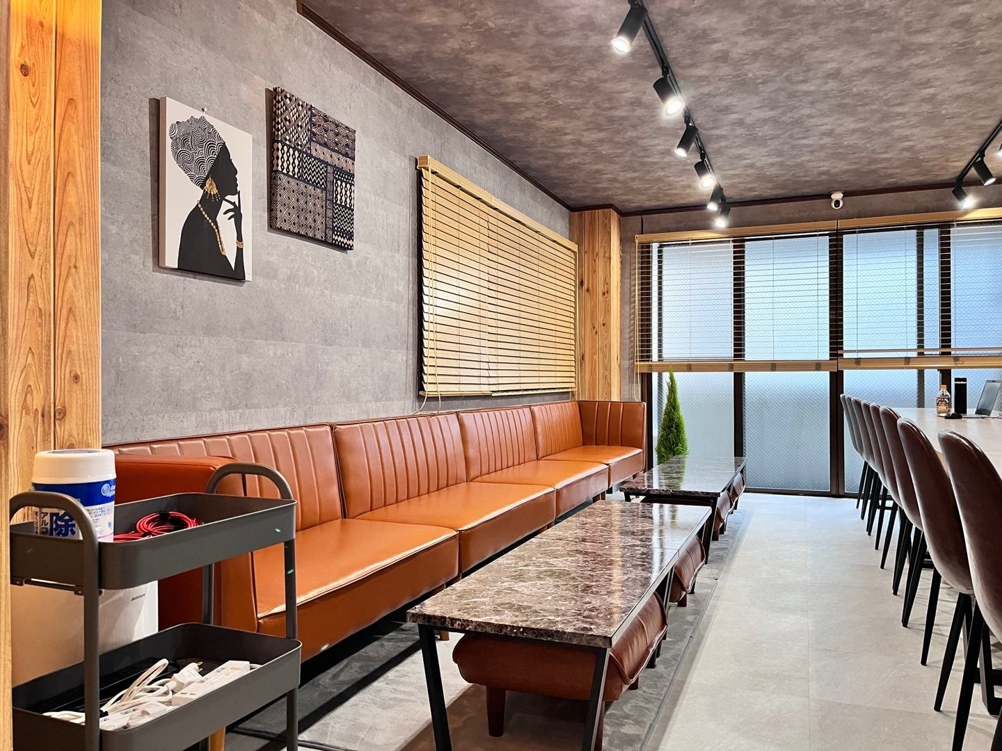 🌸期間限定プライス‼🌸丸の内駅2分🚶🏻会議･ｾﾐﾅｰ･懇親/女子会🤗84㌅スクリーン📽️光回線📶多用途スペース！の写真9