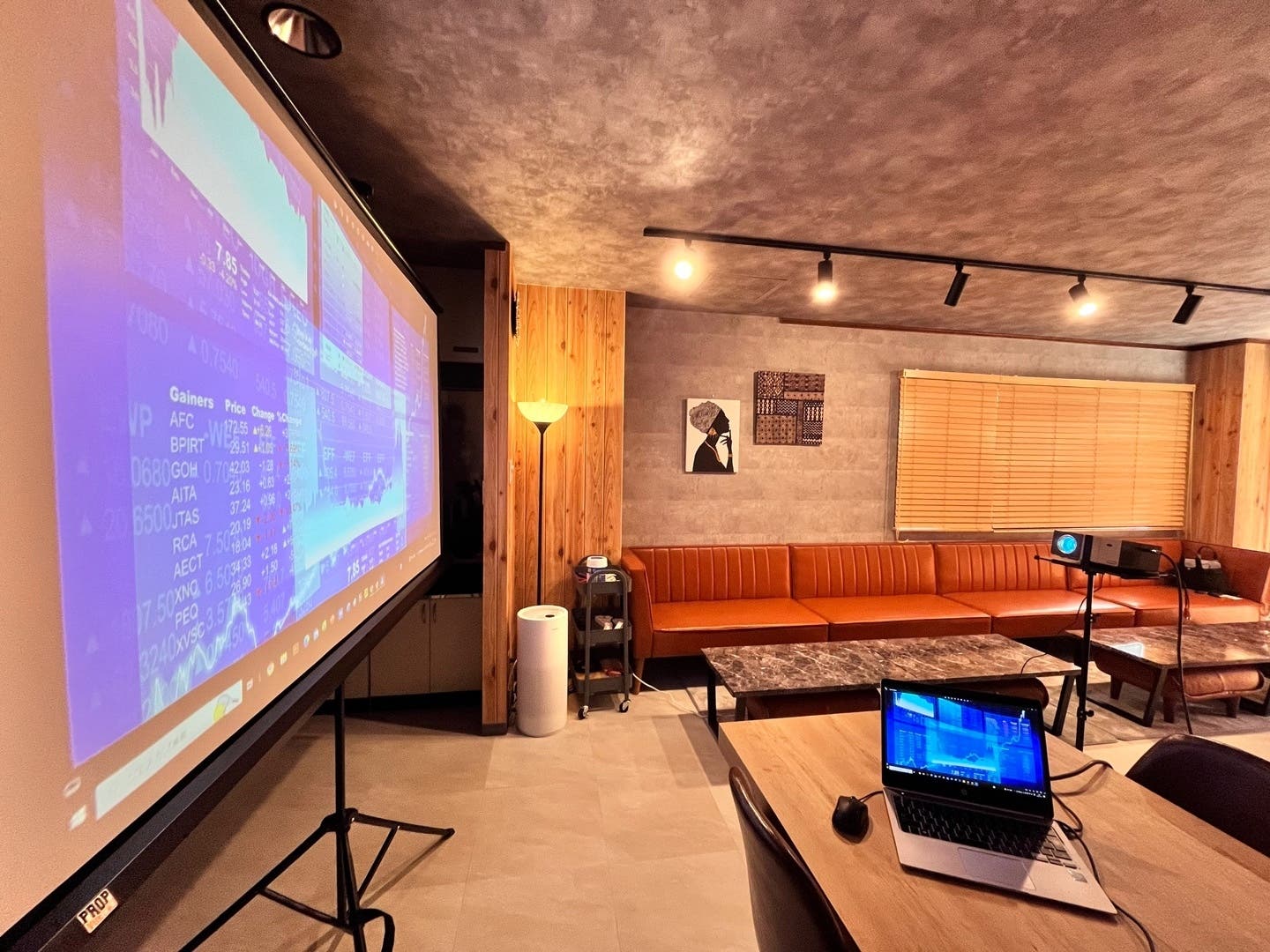 🌸期間限定プライス‼🌸丸の内駅2分🚶🏻会議･ｾﾐﾅｰ･懇親/女子会🤗84㌅スクリーン📽️光回線📶多用途スペース！の写真11