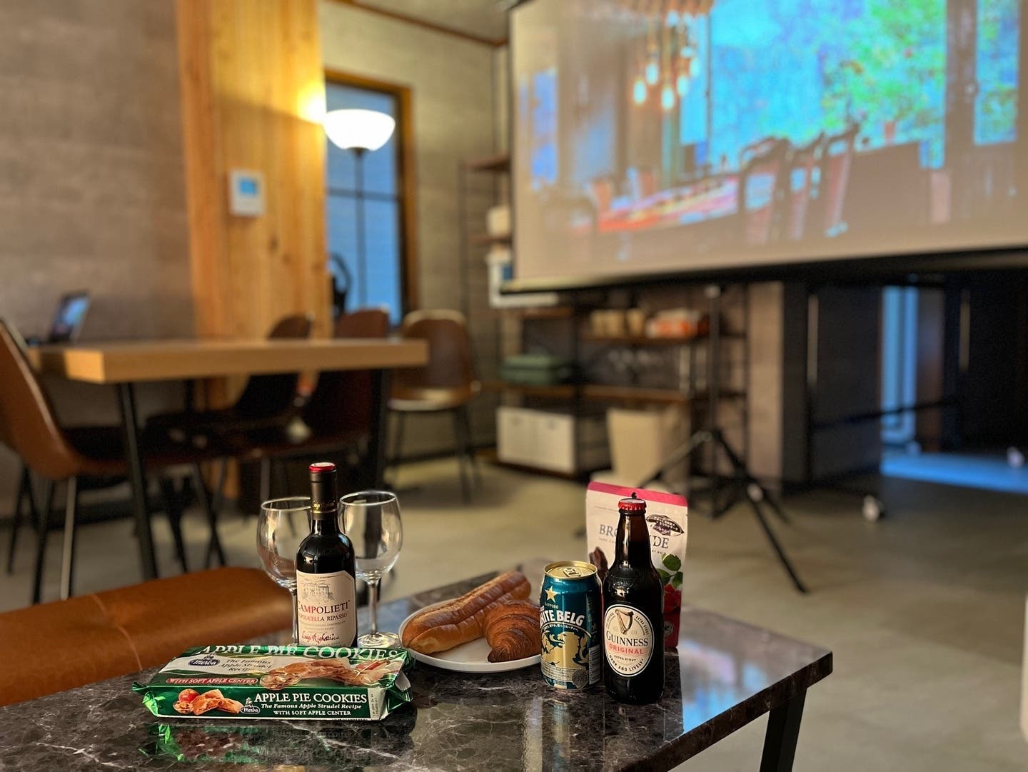 🌸期間限定プライス‼🌸丸の内駅2分🚶🏻会議･ｾﾐﾅｰ･懇親/女子会🤗84㌅スクリーン📽️光回線📶多用途スペース！の写真13