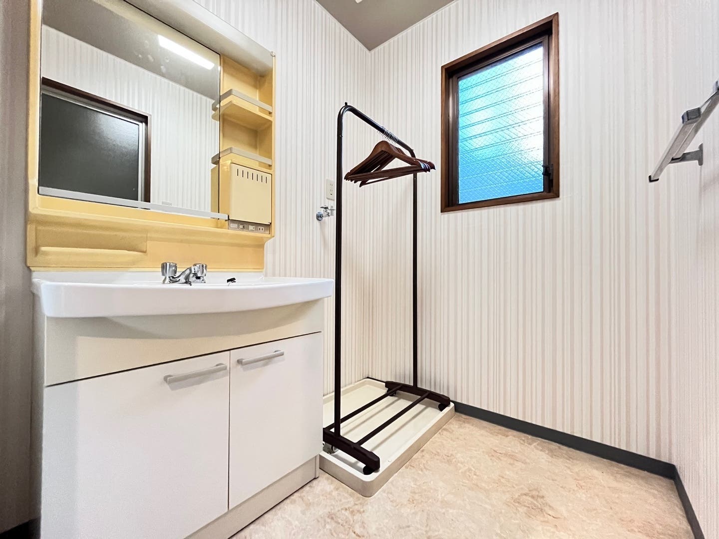 🌸期間限定プライス‼🌸丸の内駅2分🚶🏻会議･ｾﾐﾅｰ･懇親/女子会🤗84㌅スクリーン📽️光回線📶多用途スペース！の写真28