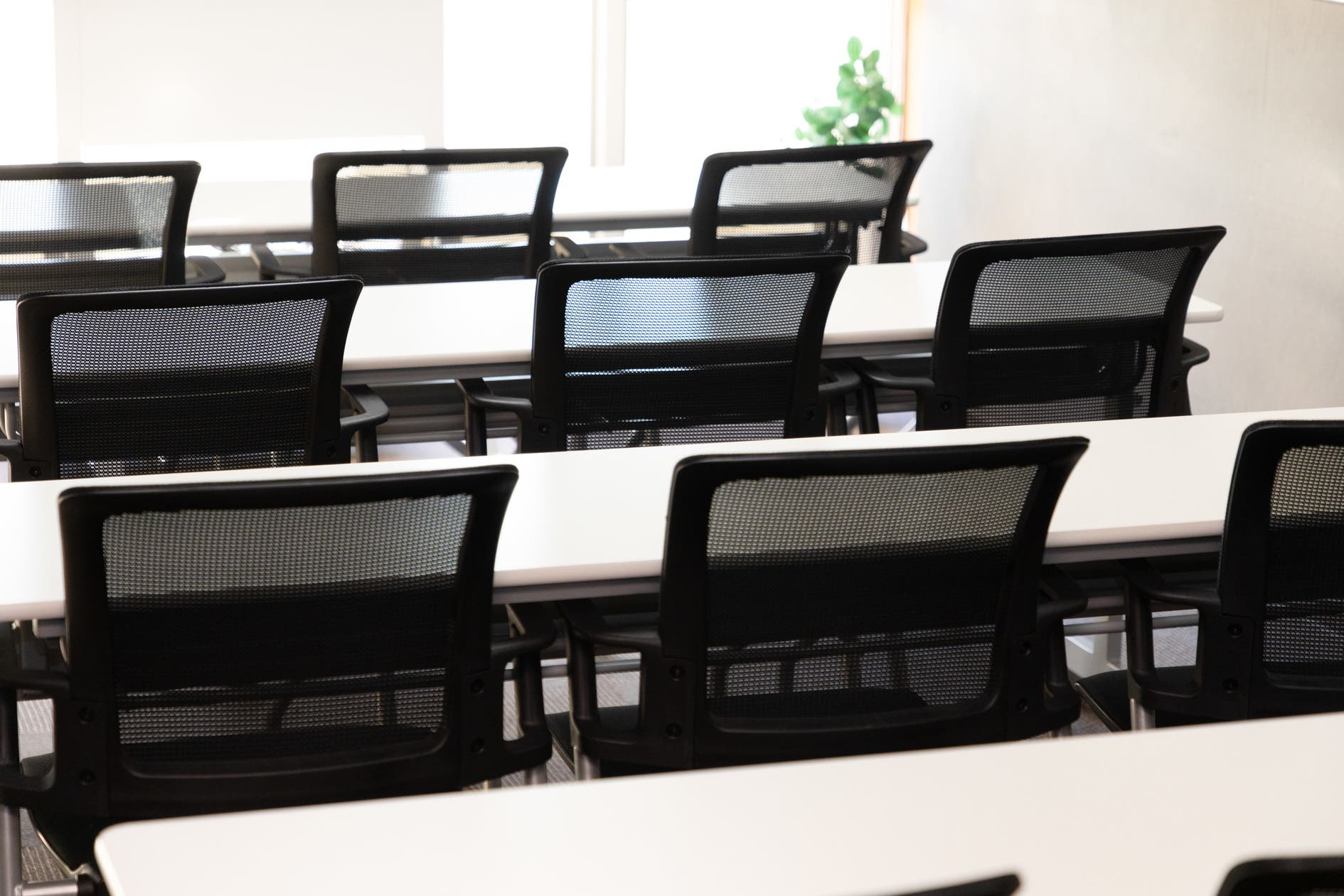 【リモートベースroom4】⚡️パソコン接続楽々55インチの電子黒板採用の次世代スペース⚡️12人着席⚡️近鉄四日市4分⚡️の写真18