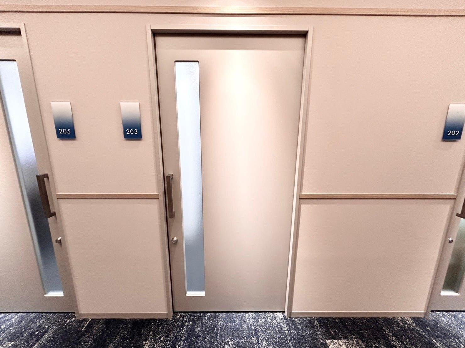 203【 横浜駅 1分】オプション料金0円で設備・備品使い放題♪WiFi無料！清掃で衛生面も安心♥便利な駅近の写真4