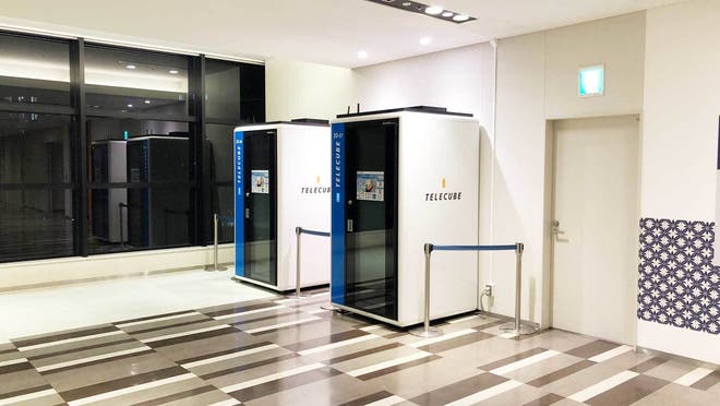 【テレキューブ】新宿フロントタワー 2Fの個室型ワークブース(20-06)です。視線と音を遮る、プライベートな集中環境。の写真1