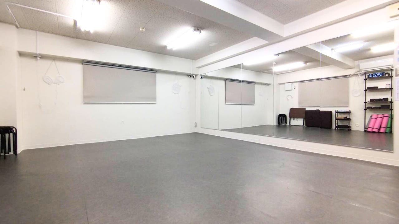 【三ノ宮駅2分】🎉New Open🎉長時間割最大22％OFF🉐✨5ｍの大型鏡🪞24ｈダンス/ヨガ💃🤸‍♀️の写真5