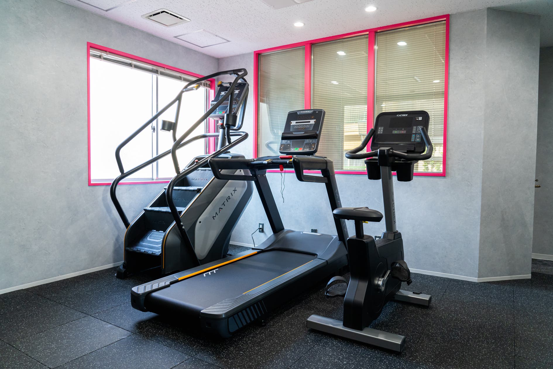 女性専用24時間ジム｜武蔵小山駅徒歩8分・パルム商店街内・個人利用・グループ利用・トレーナー利用可能の写真8