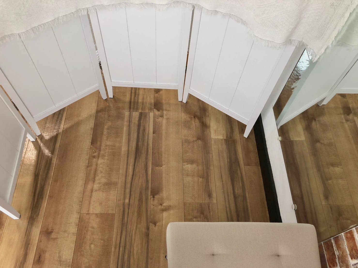 ４連パーテーション　ホワイト２本準備の画像1