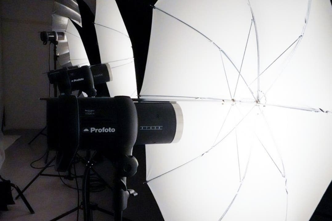 STUDIO－Ａ｜博多駅徒歩７分。白を基調としたプレーンな空間で、本格的な撮影機材を利用し幅広い撮影が可能です。の写真6