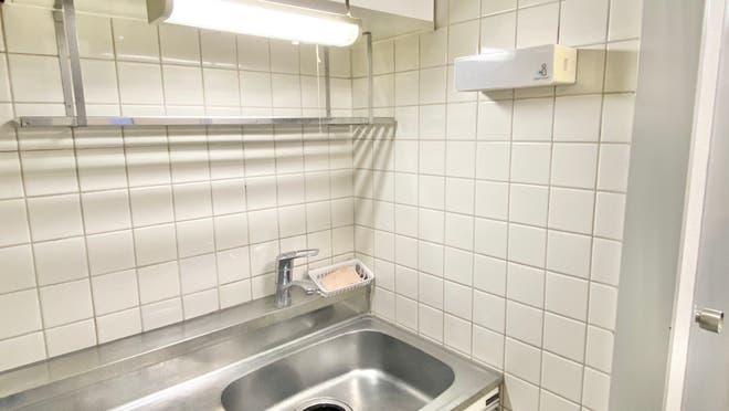 【神田駅から徒歩5分】⭐️無料備品多数⭐️会議・研修・試験会場等様々な用途でご利用可能⭐️4階C会議室の写真5