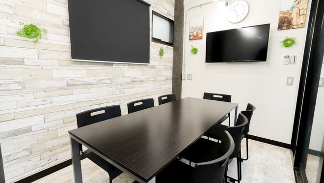 【心斎橋駅徒歩53秒!8名利用可!】大型モニター・WiFi無料!デザイナーズ物件!ふれあい貸し会議室 心斎橋No99の写真1