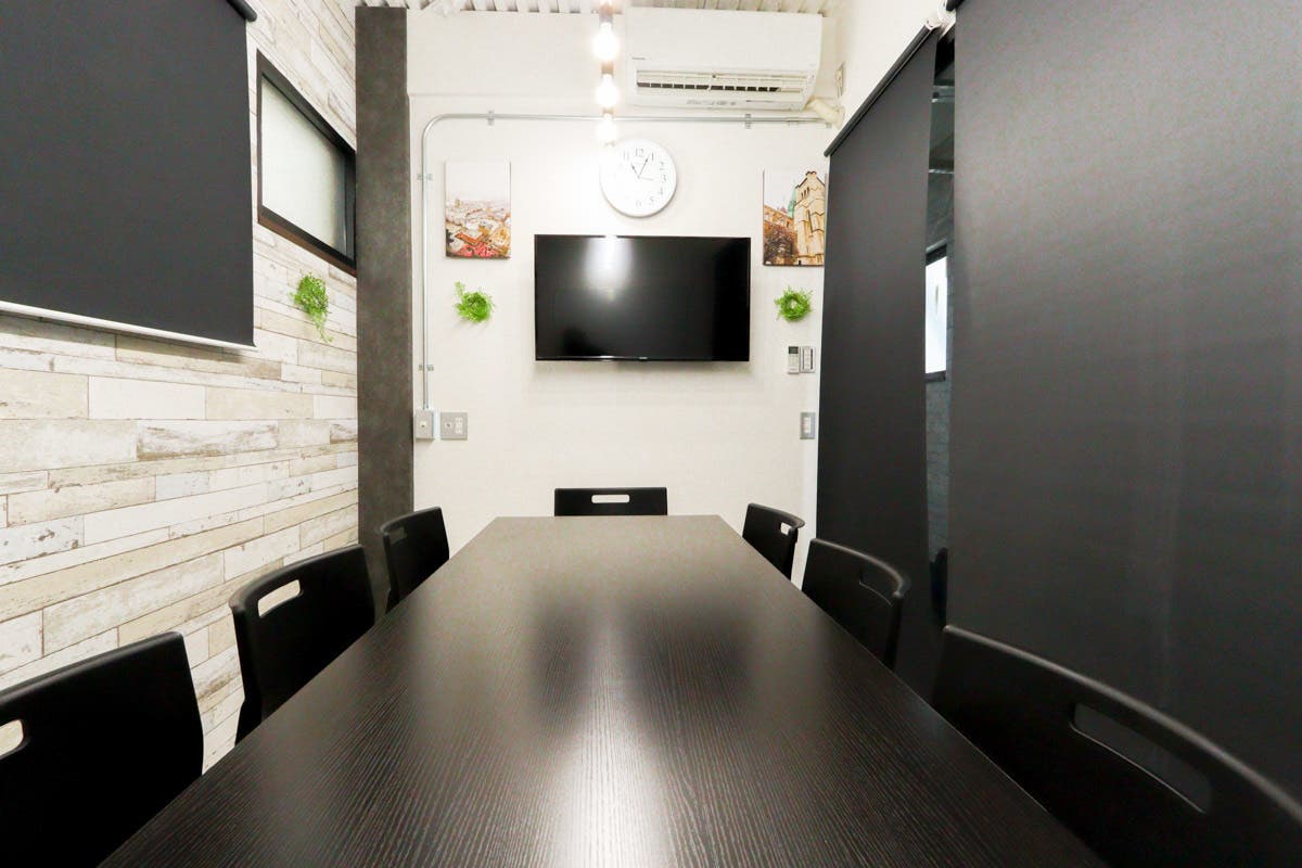 【心斎橋駅徒歩53秒！8名利用可！】大型モニター・WiFi無料！デザイナーズ物件！ふれあい貸し会議室 心斎橋No99の写真7