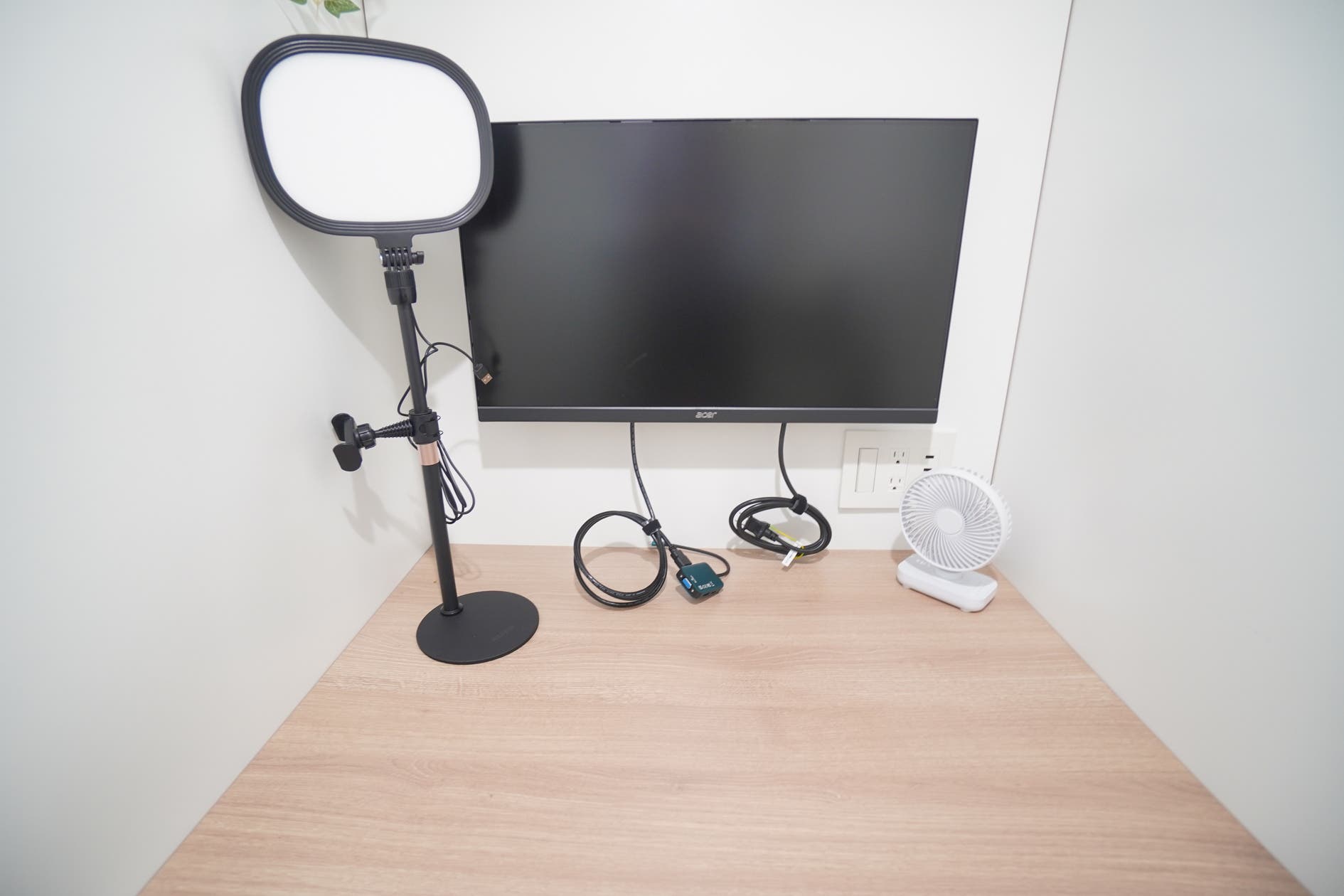 ＜ワークブース大久保No.2＞大久保駅徒歩10秒🚃1人用完全個室🚪Wi-Fi📶モニター🖥電源🔌⚡️テレワーク/面接/自習/作業の写真4