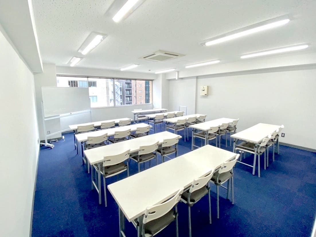 【神田駅から徒歩5分】⭐️無料備品多数⭐️会議・研修・試験会場等様々な用途でご利用可能⭐️3階A会議室の写真3