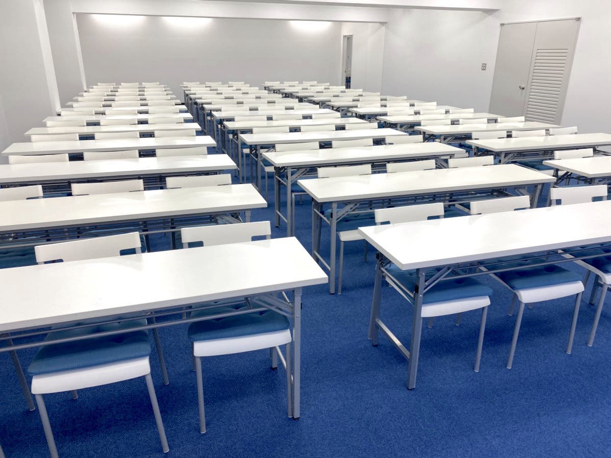 【神田駅から徒歩5分】⭐️無料備品多数⭐️会議・研修・試験会場等様々な用途でご利用可能⭐️4階A会議室の写真3