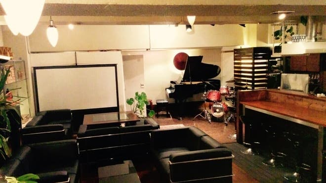 【新宿 四谷】 各種撮影に人気。レンタル撮影スタジオ、ハウススタジオ。オープンキッチン、グランドピアノもあります。の写真14