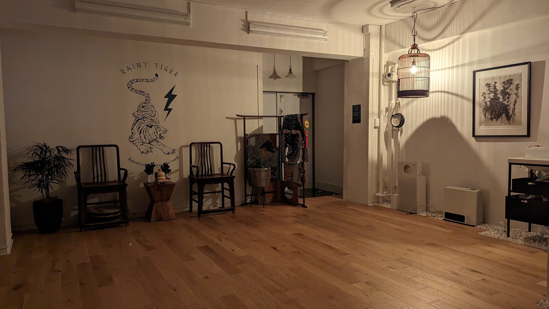 【ヨガ・ピラティス・ダンス・撮影etc】初台駅徒歩5分の高品質レンタルスペース、新宿・参宮橋も徒歩圏内！ヨガ関連備品利用無料！の写真17