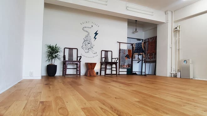 【ヨガ・ピラティス・ダンス・撮影etc】初台駅徒歩5分の高品質レンタルスペース、新宿・参宮橋も徒歩圏内!ヨガ関連備品利用無料!の写真1