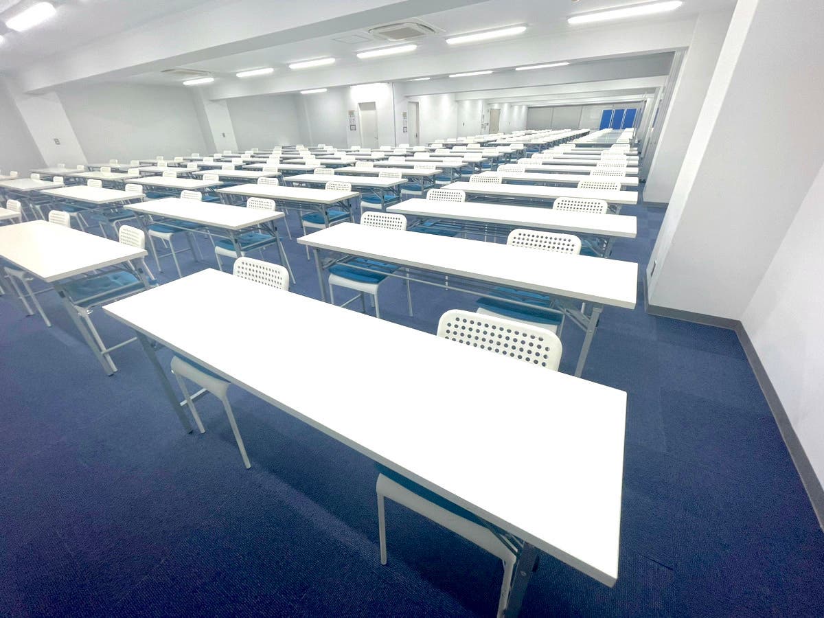【神田駅から徒歩5分】⭐️無料備品多数⭐️会議・研修・試験会場等様々な用途でご利用可能⭐️6階ホールの写真3