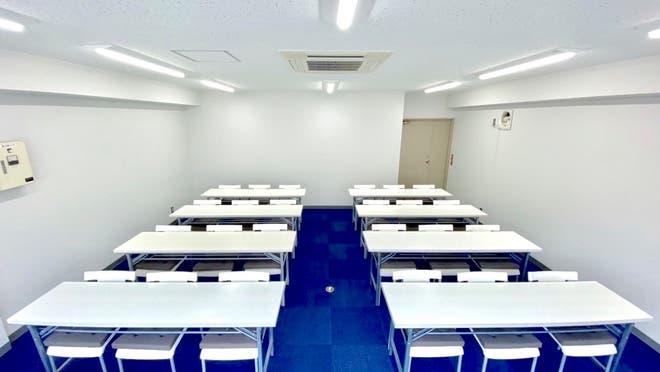 【神田駅から徒歩5分】⭐️無料備品多数⭐️会議・研修・試験会場等様々な用途でご利用可能⭐️6階A会議室の写真3