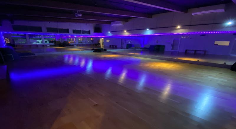🌟ＮＥＷ ＯＰＥＮ🌟広々空間の総合スタジオで設備も充実！　駐車場完備！