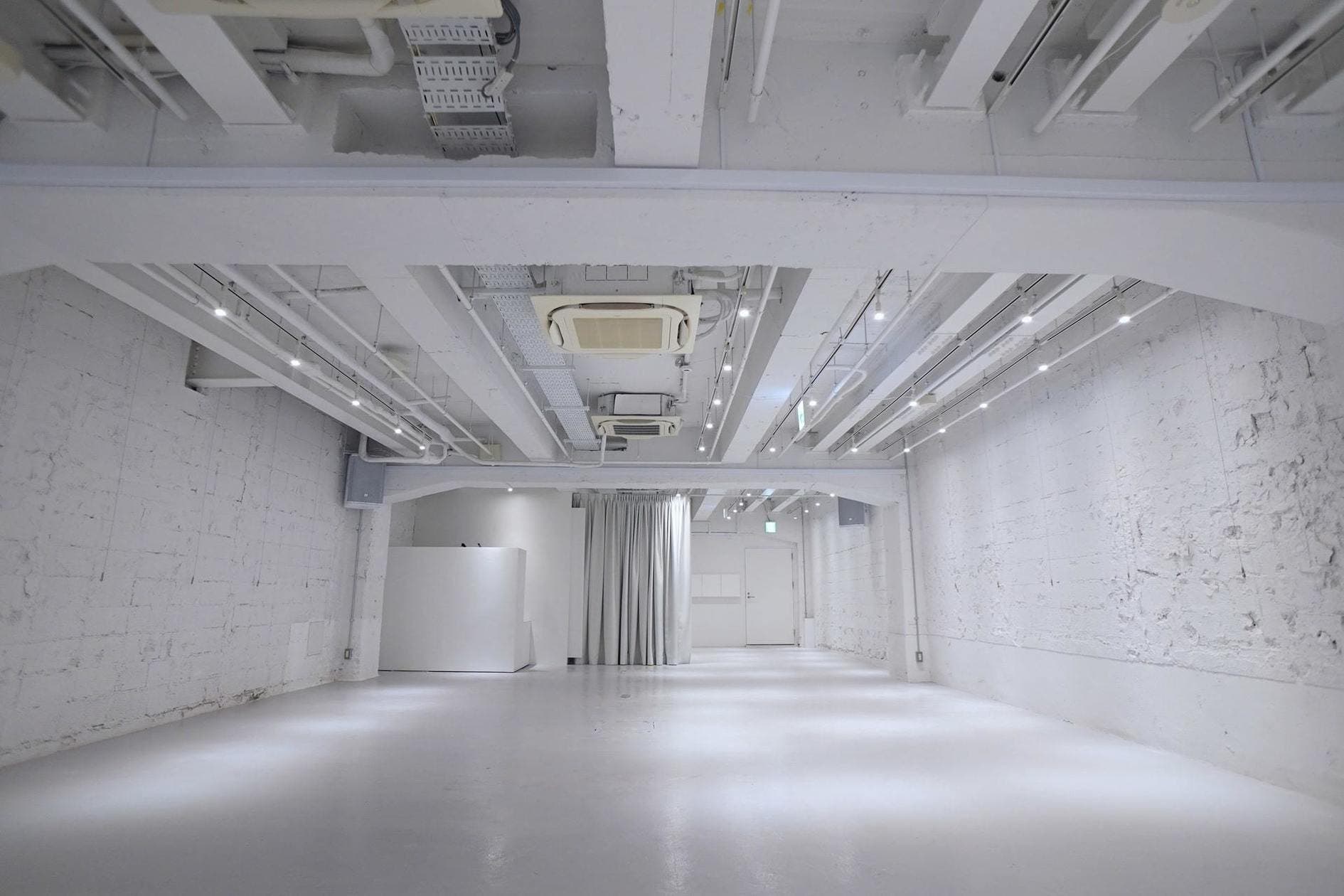 渋谷・原宿エリアに佇む真っ白なギャラリーイベントスペースの写真11