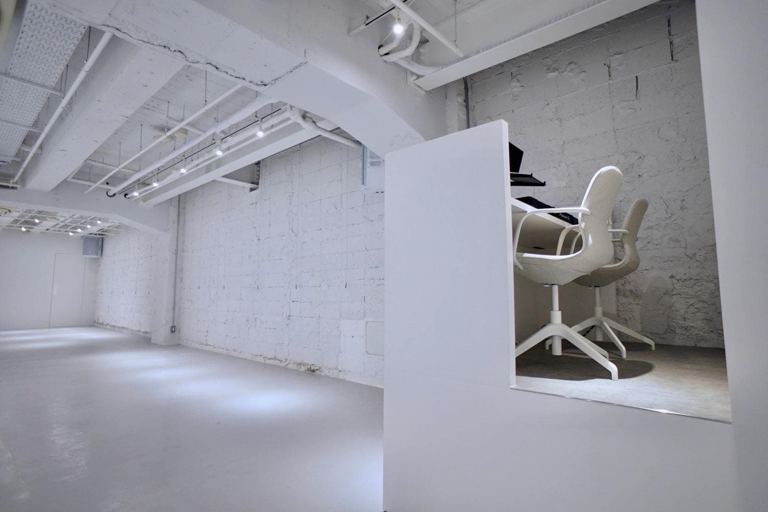 渋谷・原宿エリアに佇む真っ白なギャラリーイベントスペースの写真12