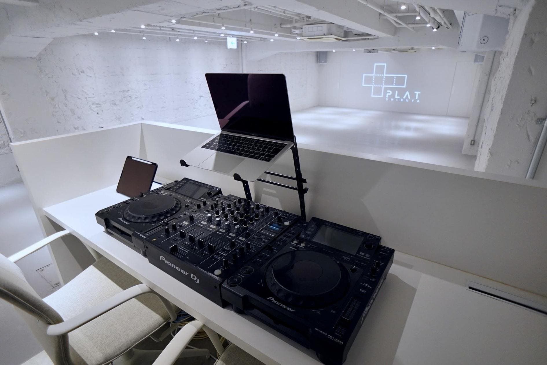 渋谷・原宿エリアに佇む真っ白なギャラリーイベントスペースの写真25