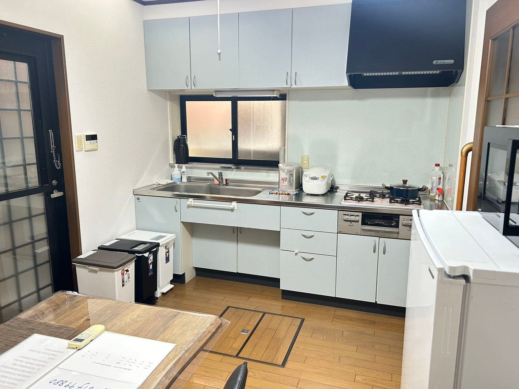 高松駅に近い、一軒家まるごと貸切、窓から漁港風景、駐車二台無料の写真6