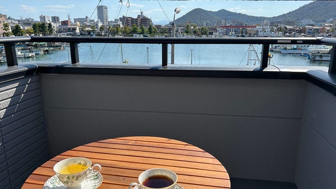 高松駅に近い、一軒家まるごと貸切、窓から漁港風景、駐車二台無料の写真2