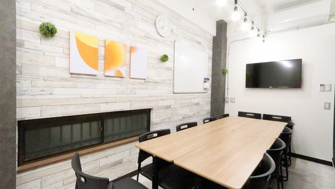 【心斎橋駅徒歩53秒!12名利用可!】大型モニター・WiFi無料!デザイナーズ物件!ふれあい貸し会議室 心斎橋No98の写真1