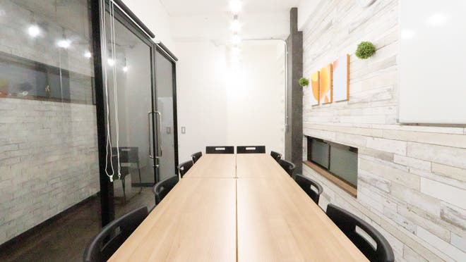 【心斎橋駅徒歩53秒!12名利用可!】大型モニター・WiFi無料!デザイナーズ物件!ふれあい貸し会議室 心斎橋No98の写真4