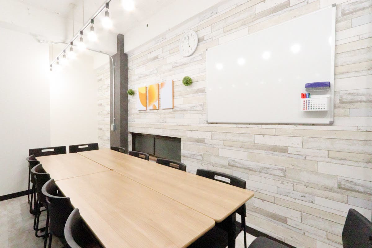 【心斎橋駅徒歩53秒！12名利用可！】大型モニター・WiFi無料！デザイナーズ物件！ふれあい貸し会議室 心斎橋No98の写真6