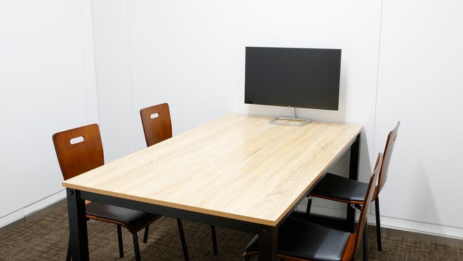 ServiceOffice W京都駅前 貸会議室A(1~4名)【京都駅徒歩5分】WEB会議や打合せに・フリードリンク利用可の写真1