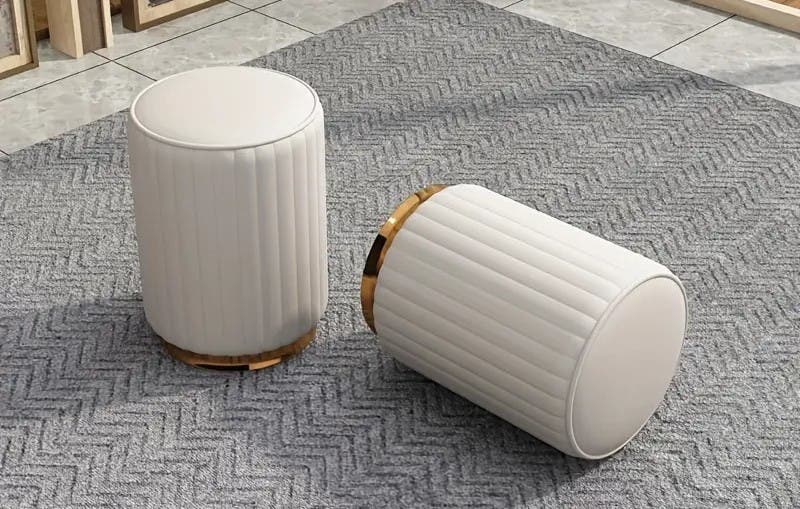 ⑩ラウンドスツール（４脚）の画像1