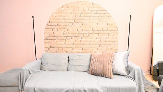 渋谷駅徒歩5分🚶♂️白×ピンクのガーリー空間🎀女子会・推し活に最適✨最大15名🍃自然光◎撮影可📸忘年会・クリスマス✨の写真10