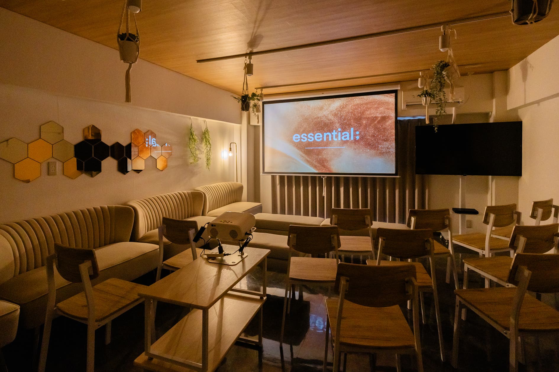 🌈コスパ最強🏆ベストホスト🏆100㌅超大型スクリーン/ドンキすぐ/最大30名/交流会・各イベント利用に最適/ゴミ無料👍の写真4