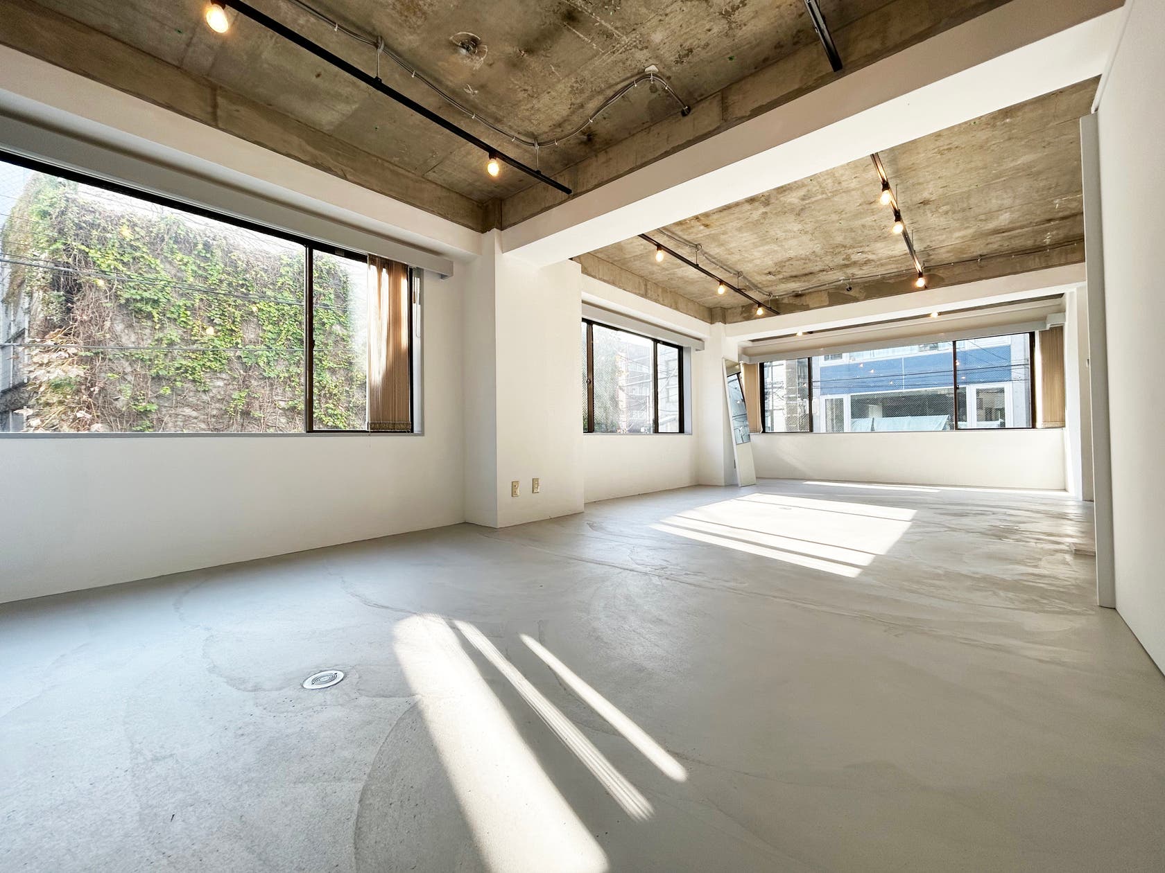 神宮前2丁目の好立地！２F アパレルの展示会に！！！の写真1