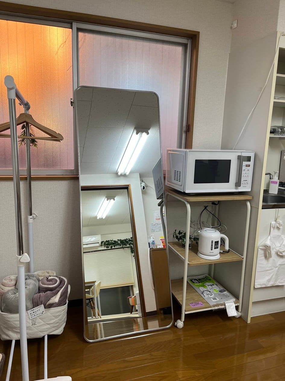 草加駅東口から徒歩3分/24時まで使える/お部屋タイプの小さな会議室/Wifi/web面談/女子会/推し活/ボードゲームの写真29