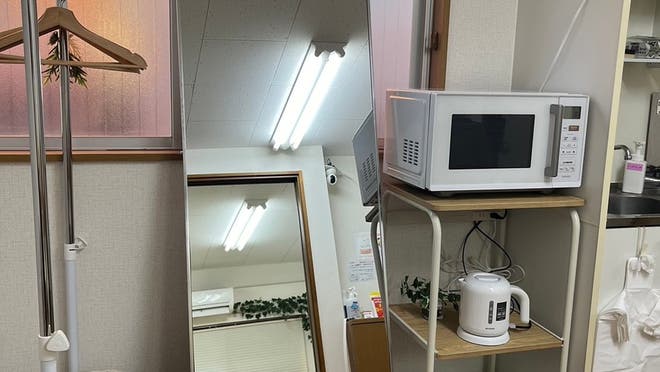草加駅東口から徒歩3分/24時まで使える/お部屋タイプの小さな会議室/Wifi/web面談/女子会/推し活/ボードゲームの写真29