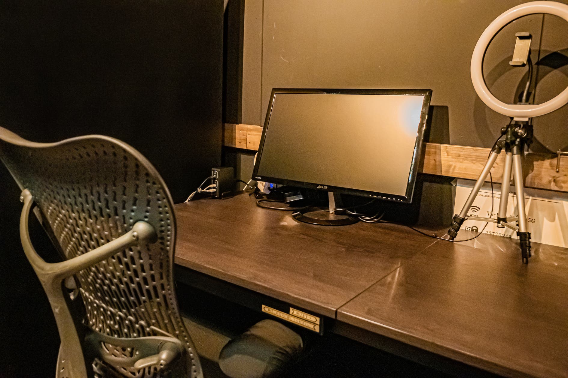 🥇冬休み先取り半額キャンペーン⛄関内駅徒歩３分!!【完全個室】テレワーク・撮影配信・筋トレに最適の写真8