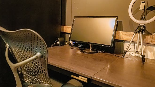 🥇冬休み先取り半額キャンペーン⛄関内駅徒歩3分!!【完全個室】テレワーク・撮影配信・筋トレに最適の写真1