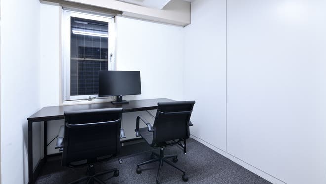 2024年1月オープン、コワーキングスペース併設の会議室の写真1