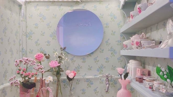 表参道原宿キャットストリート沿い♡小規模POP UP/個展/撮影/フリマ/推し活♡2面採光♡Vintageな小部屋♡什器充実の写真3