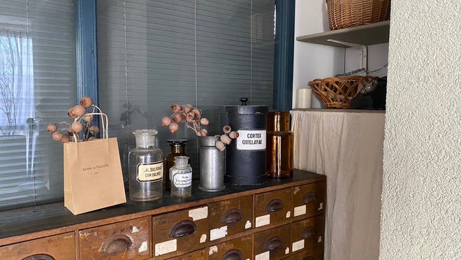 元町駅から徒歩5分の自然光が入るオシャレ空間の写真6