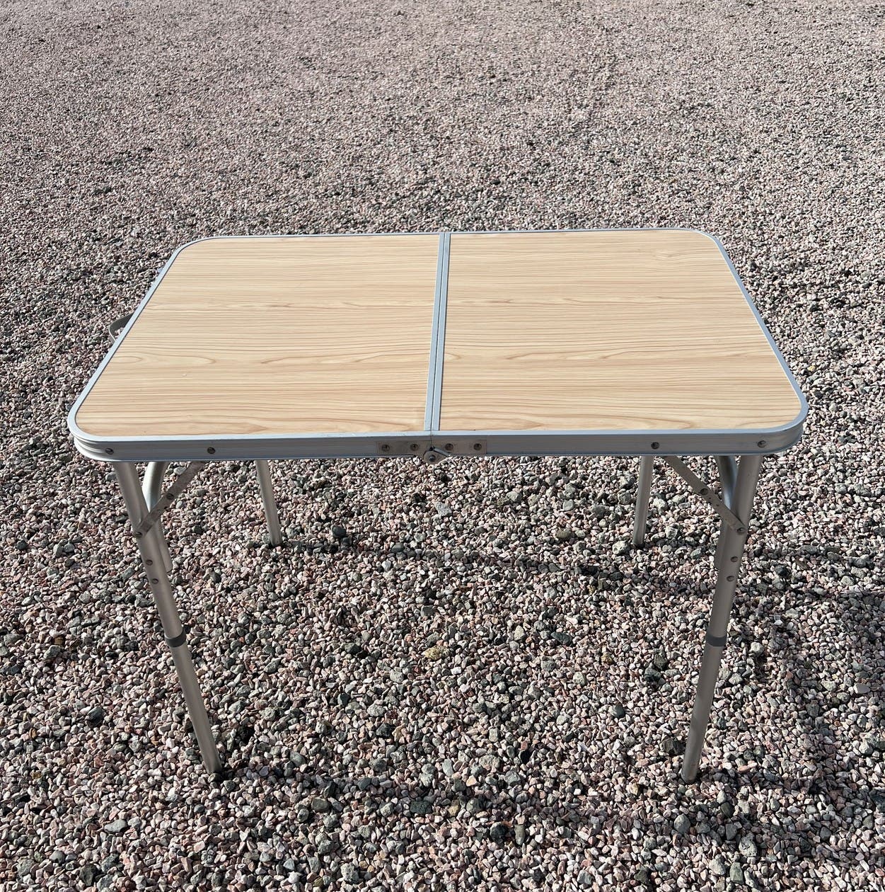 屋外用テーブル（小）の画像1