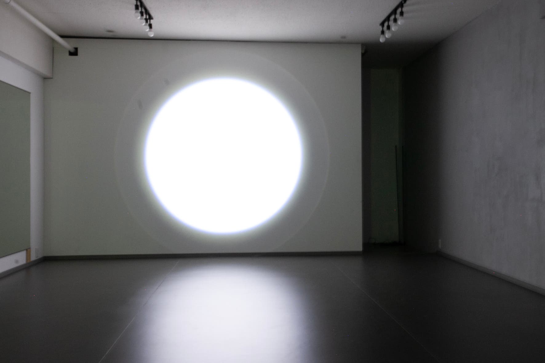 8/27エアコン交換済み《岩本町駅徒歩2分》70㎡広々スタジオ/天井高3m/リノリウム/バレエバー/更衣室ロッカー/地下1フロアの写真16