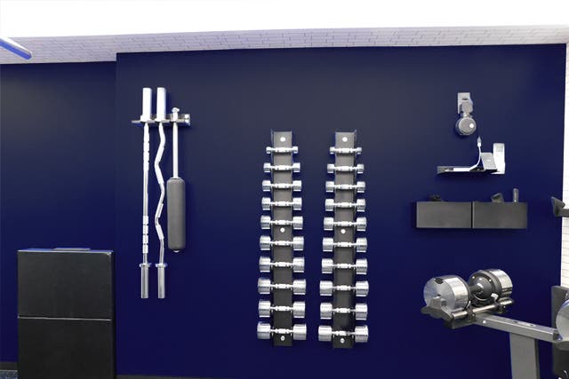 新宿駅・大久保駅・西武新宿駅からアクセス便利。カラフルでオシャレなレンタルジムの写真6