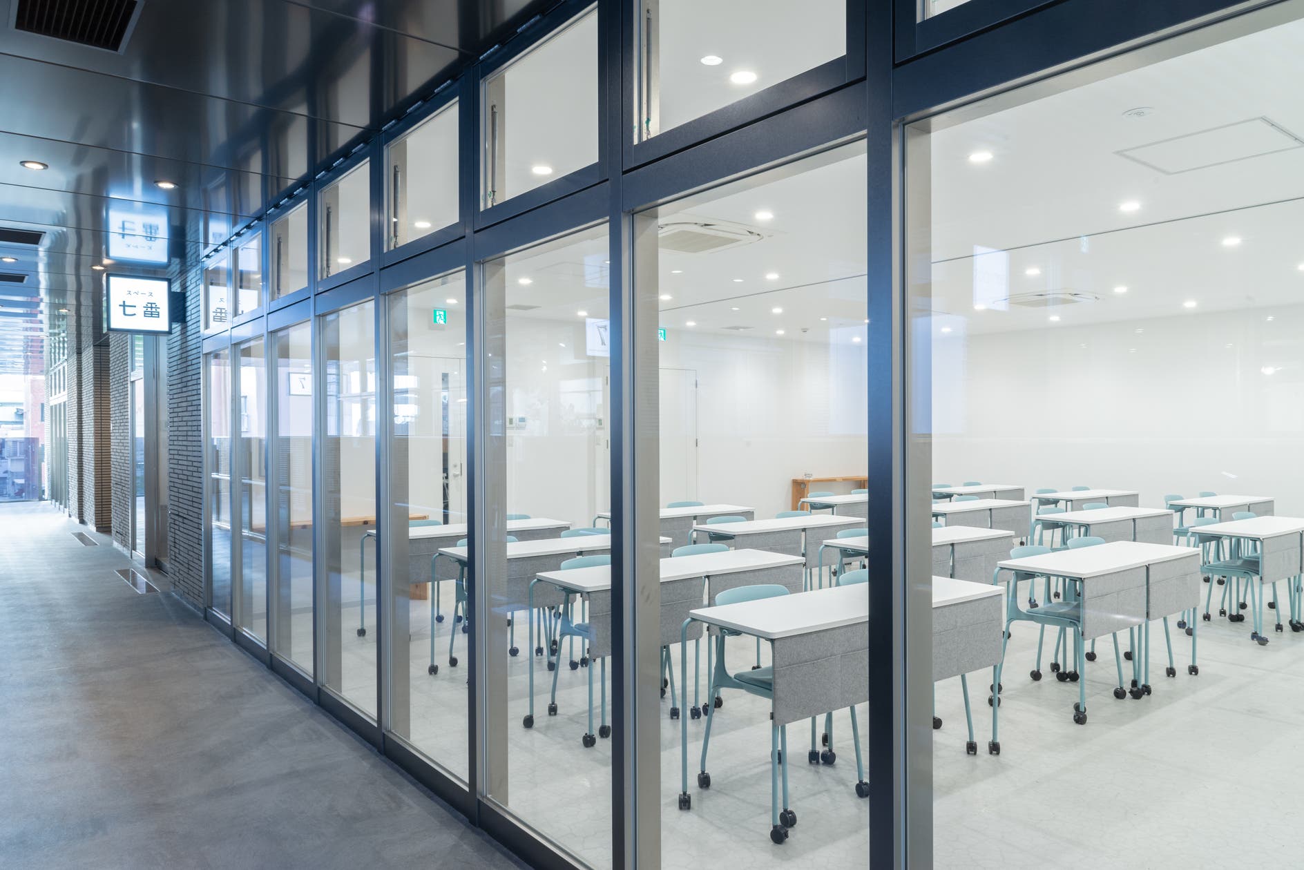 【スペース3】名古屋丸の内/伏見駅から徒歩5分！白を基調とした清潔感のあるレンタルスペース/貸会議室！の写真14