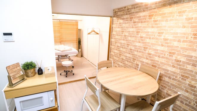 【江坂駅徒歩4分】備品充実の広々スペース✨|ゴミのお持ち帰り不要❗️|女性でも片手で高さ調整可能なベッド🌱の写真24