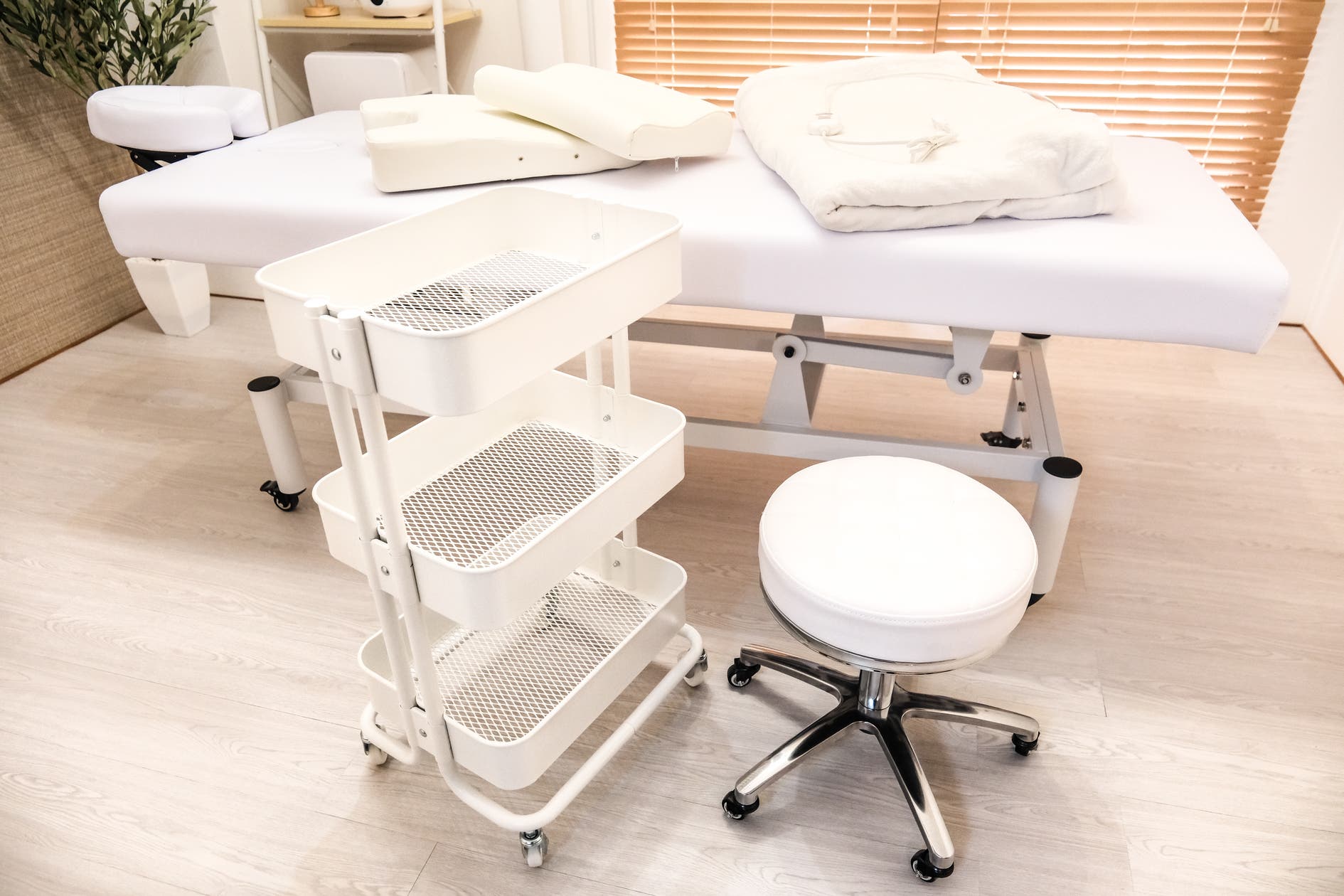 【江坂駅徒歩4分】備品充実の広々スペース✨｜ゴミのお持ち帰り不要❗️｜女性でも片手で高さ調整可能なベッド🌱の写真11